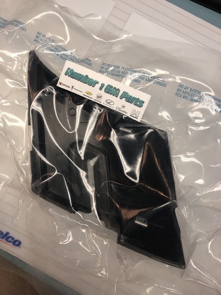 2007-2011 GM LH Drivers Side Windshield Wiper Cowl End Cap Panel ...