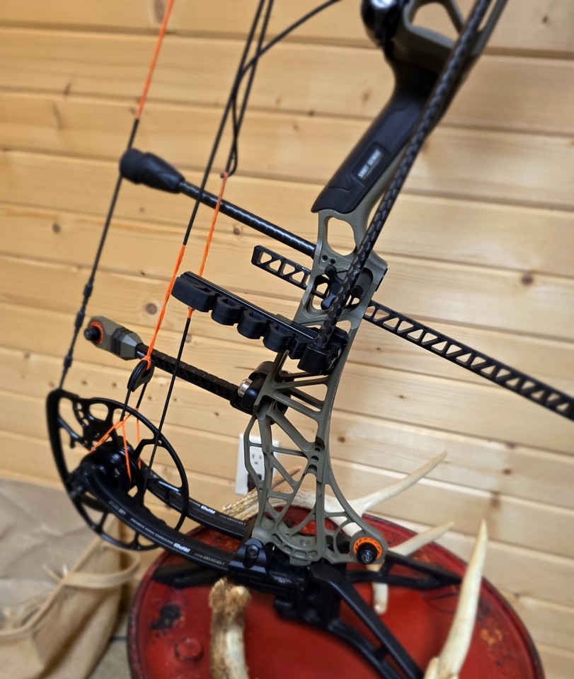 Mathews Lift 33 - Green Ambush With Black Limbs RH | eBay