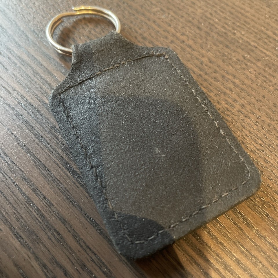 Caffyns Fine VW Volkswagen SEAT MG CARS UK Leather Key Ring/Fob Dealer ...