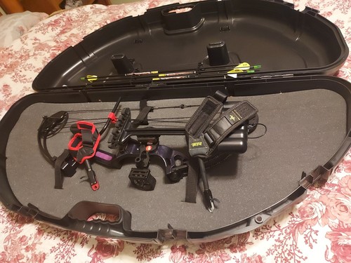 PSE Miniburner Youth Compound Bow RH , Quiver, 4 Arrows, 2 Release ...