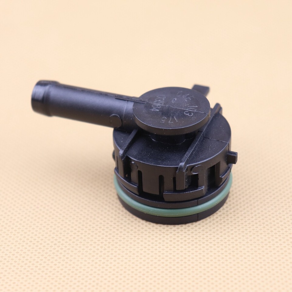 04E103175M Crankcase Breather Hose Vent Valve For Audi A1 A3 Q2 Q3 VW ...