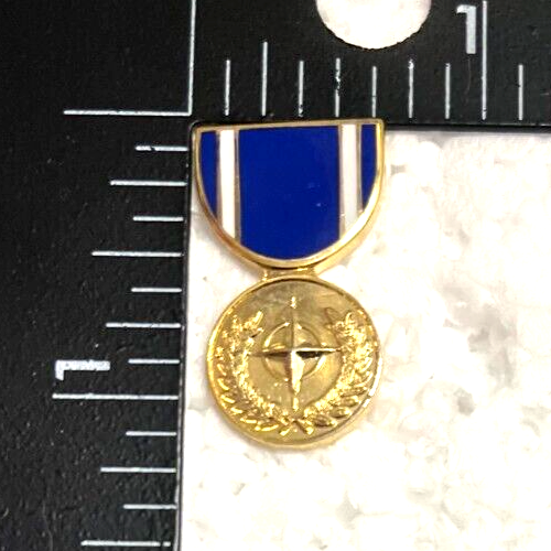 NATO MEDAL AWARD MINITURE MEDAL HAT or LAPEL PIN P 264 | eBay