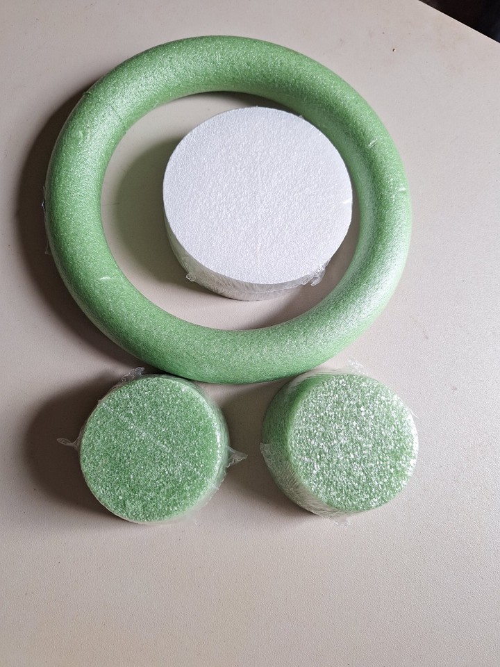 New Green Foam Floral Ring and Miscellaneous Styrofoam Pieces Craft ...