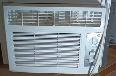 Window Air Conditioner 5050 BTU GE Model AHS05LXQ1 Dec 2017 Small ...