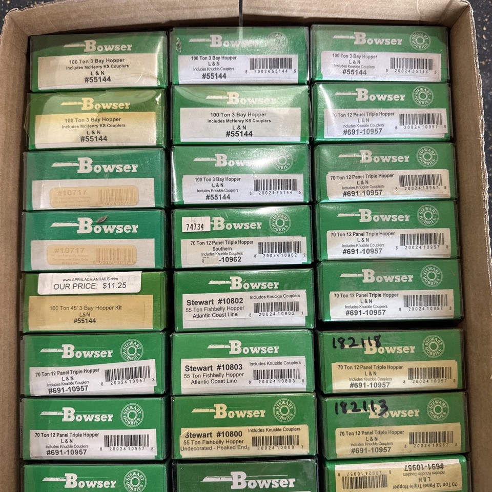 Lot 33 Bowser HO 70-Ton 12 Panel Triple Hopper L&N And More Hoppers ...