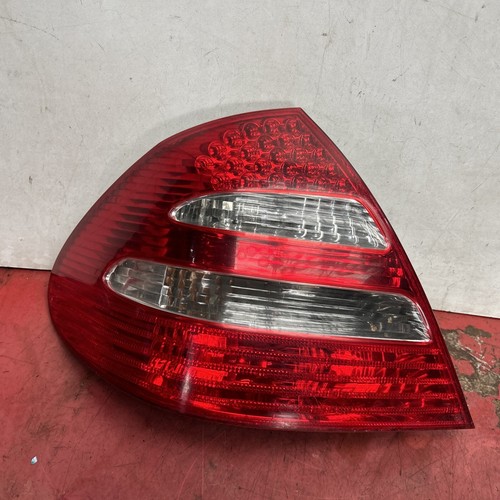 MERCEDES W211 E55 AMG REAR NEAR SIDE LIGHT A211 820 05 64 | eBay
