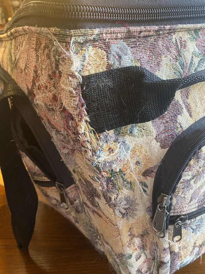 PFAFF Creative 2144 Embroidery machine barely used, excellent condition ...