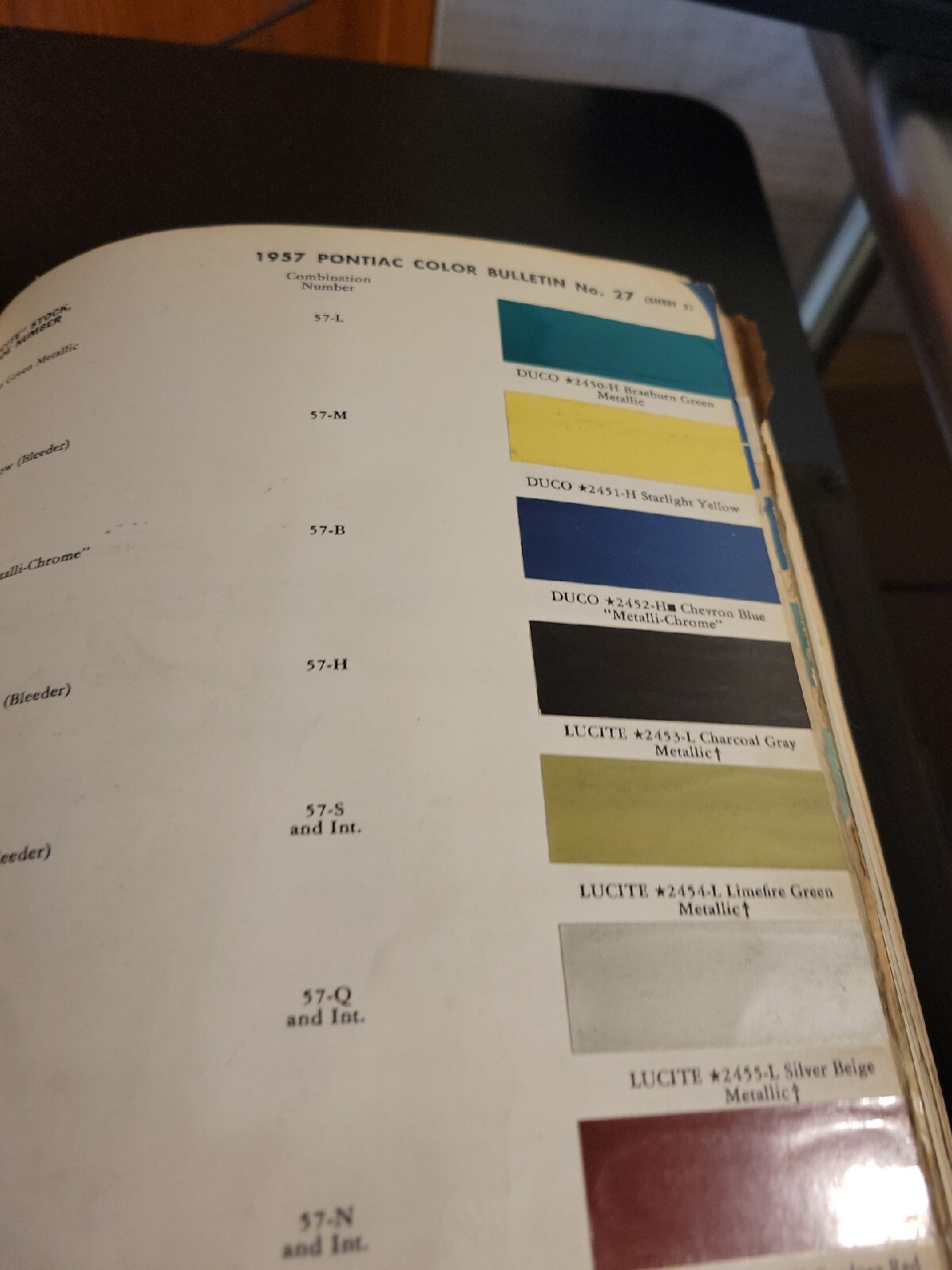 1957 DUPONT DUCO PONTIAC COLORS PAINT CHIP SWATCH SHEET BULLETIN NO 27 ...