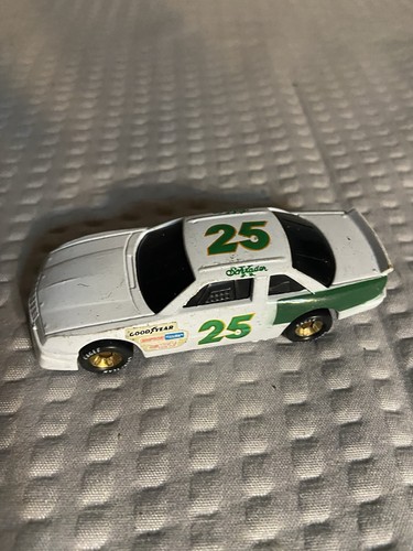 1991 Racing Champions 1:64 Scale NASCAR Diecast Stock Car #25 Ken ...