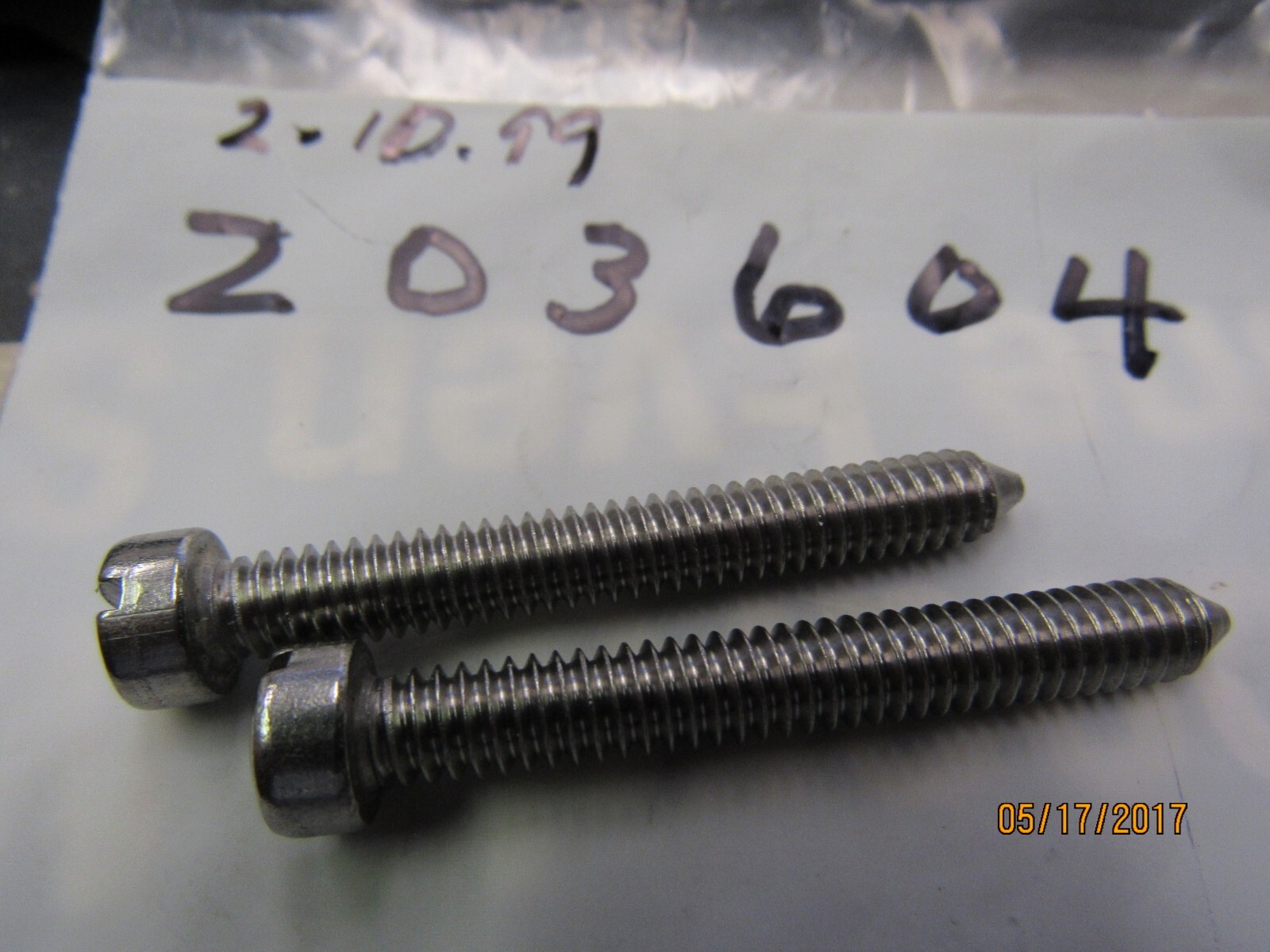 2 NEW OEM OMC JOHNSON EVINRUDE SCREWS 203604 | eBay