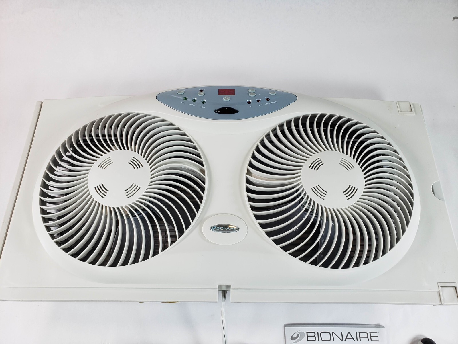 Bionaire Window Fan With Twin 8.5-Inch Reversible Airflow Blades And ...