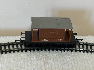 Triang Hornby R16 Brake Van Brown B.R. | eBay Australia