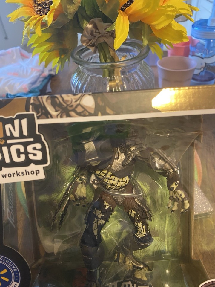 WETA Workshop Mini Epics - Predator (1987): Jungle Hunter,mini statue ...