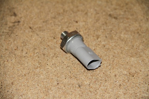 VW Audi Beetle Q7 V5 oil pressure switch 059919081E New genuine VW part ...