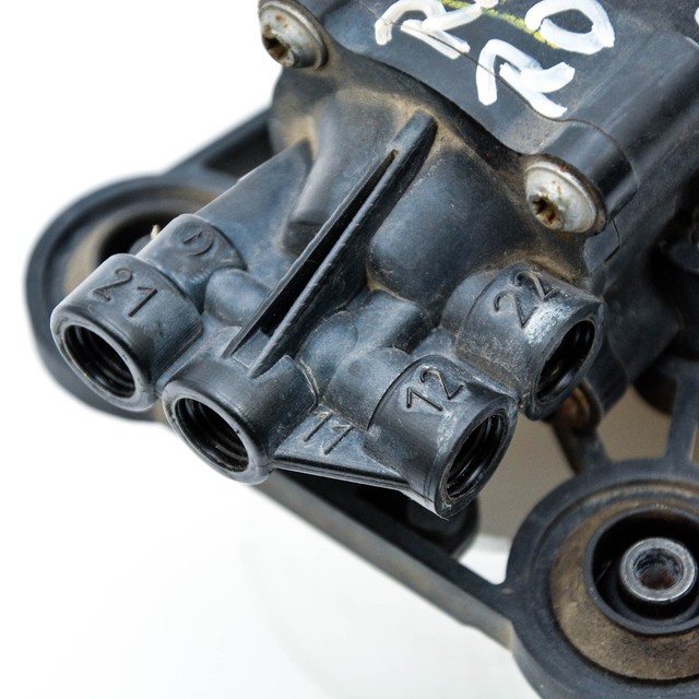 03-12 Range Rover L322 Air Suspension Control Valve Block Set Front ...