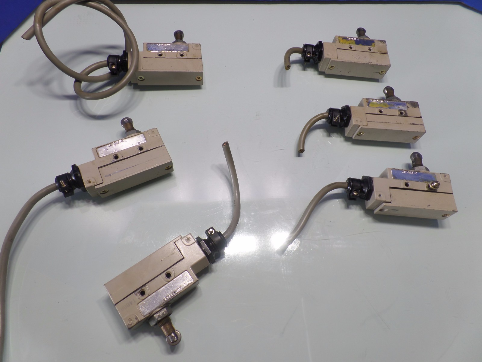 OMRON ZE-022-2 ZE-Q22-2 SWITCH 2 PIECES | eBay