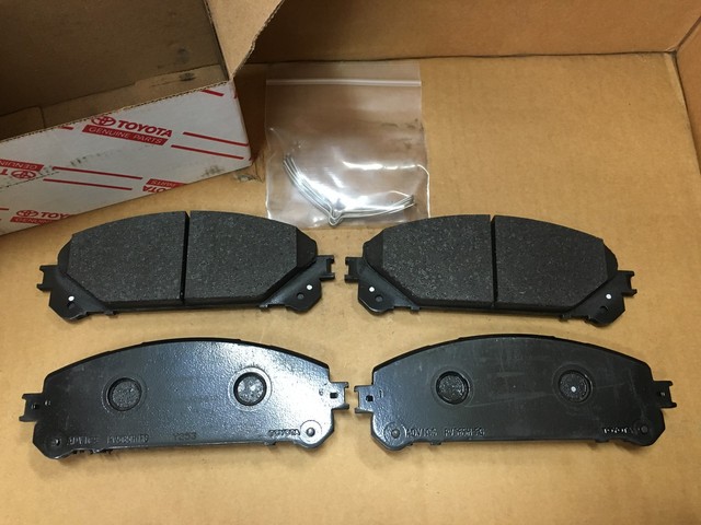 Toyota Highlander Kluger Xu50 Front Brake Pads Kit 04465-0e010 Genuine ...