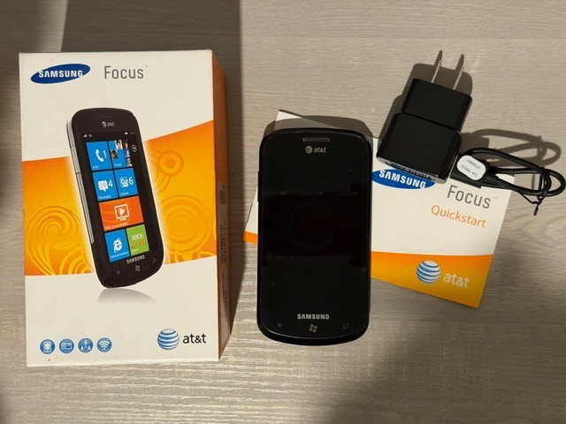 Samsung SGH-i917 AT&T Windows Smartphone Collectors Vintage Old Cell ...