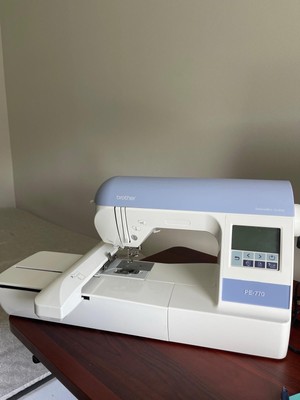 Brother PE-770 Embroidery Machine with HOOPS, Accessories, And Manual ...