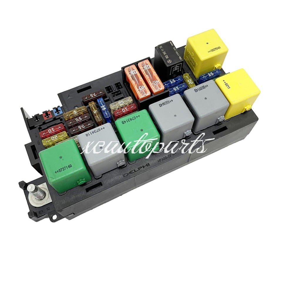 Front Relay Fuse Box Assembly OEM For 2005-2008 Mercedes ML350 ML500 ...