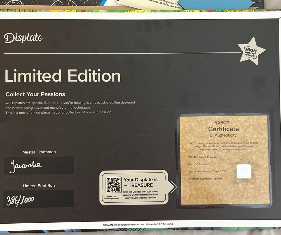 Displate Limited Edition Batman The Caped Crusader 386/1000 + Wall ...