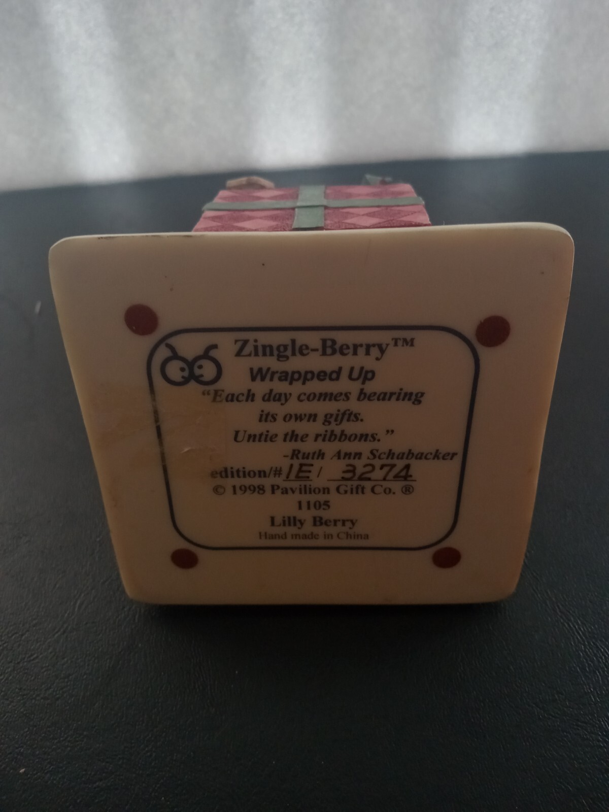 ZINGLE-BERRY (WRAPPED UP) COLLECTIBLES LILLIE BERRY IN A GIFT BOX RESIN ...