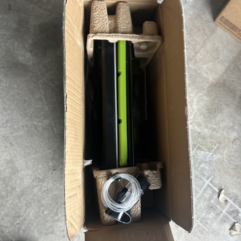 New FoodSaver Vacuum Sealing System W/ Handheld Sealer Attachment ...