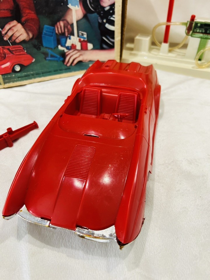 1968 TOPPER TOYS JOHNNY SERVICE WORKING GAS STATION PLAYSET WITH CAR ...