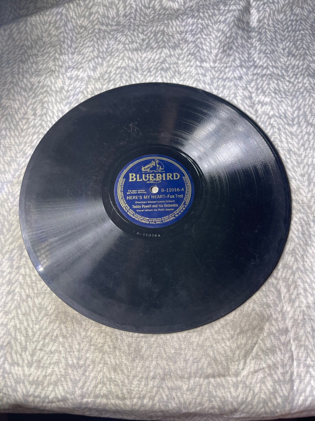 BLUEBIRD Record 78 rpm 11016 HERES MY HEART / TAKING A CHANCE ON LOVE ...