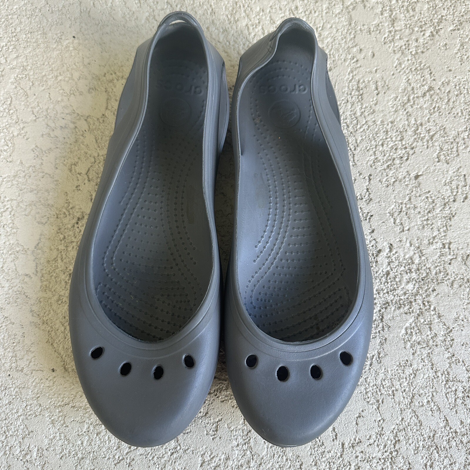 Crocs light grey foam kadee ballet inspired flats Sz … - Gem