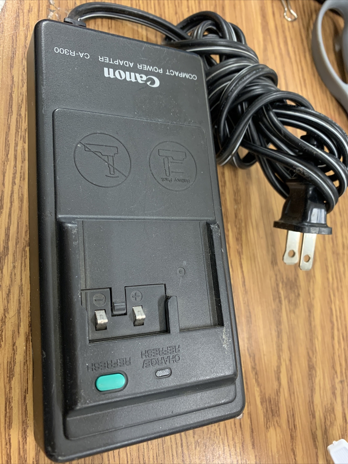 OEM Genuine CANON CA-R300A Battery Charger Compact Power Supply Adapter ...