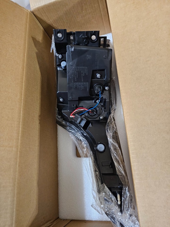 Land Rover Range Rover Sport 14-16 LH Left Rear Lamp LR061589 NEW | eBay