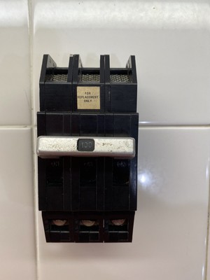 Circuit Breakers - 3 Pole 100A