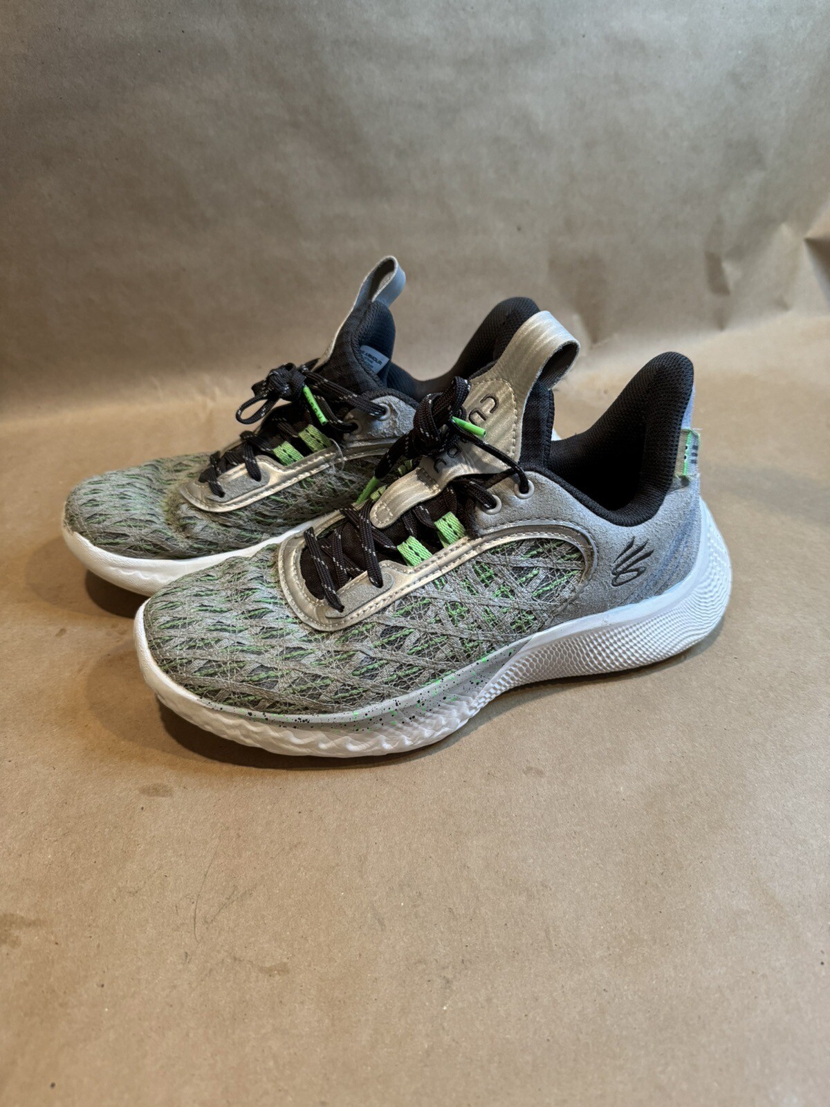 Curry 9 Flow Sesame Street-Oscar The Grouch. Men’s 6/Women’s 8 Fast ...