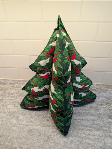 VINTAGE QUILTED TABLETOP CHRISTMAS TREE With CARDINALS | eBay
