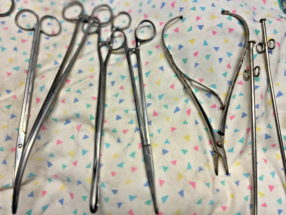 SURGICAL INSTRUMENTS 17 X UNITS/DOC HEADBAND/ CALIPERS/ Etc Etc | eBay ...