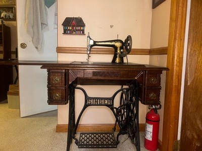 Antique 1911 Singer Sewing Machine Model 27 Sphinx w/ Treadle G1016977 ...