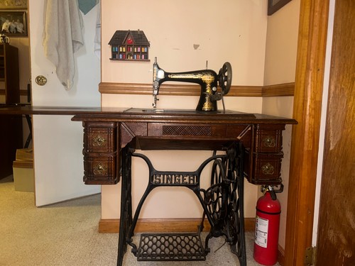 Antique 1911 Singer Sewing Machine Model 27 Sphinx w/ Treadle G1016977 ...