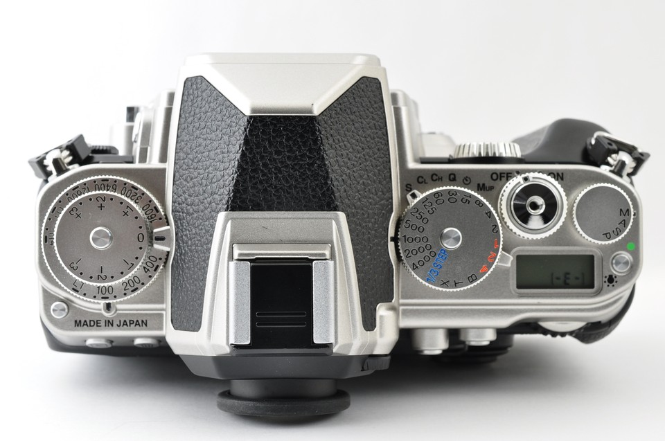 TOP MINT NIKON Df Full Frame SLR Digital Camera 4700 clicks Boxed Fast ...