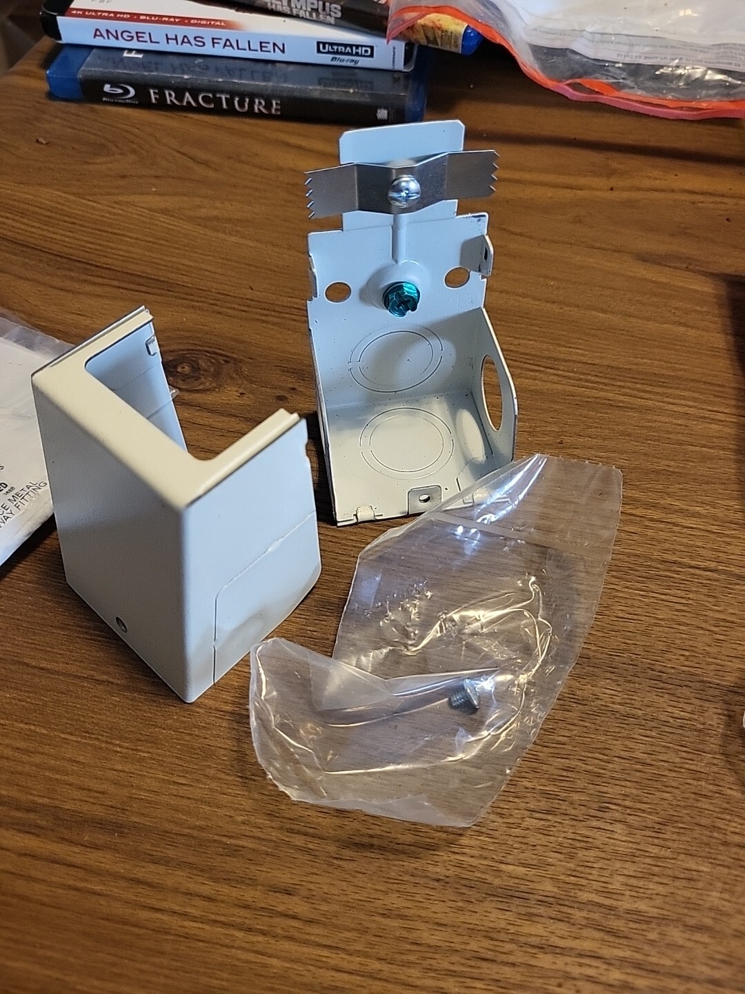 1nib Wiremold V2410C Entrance End Fitting 2400 Series Raceway for sale ...