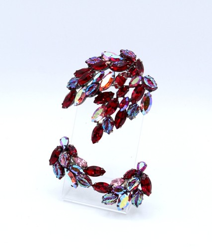 Regency Red Pink crystal art glass leaf motif brooch clip-on earring ...