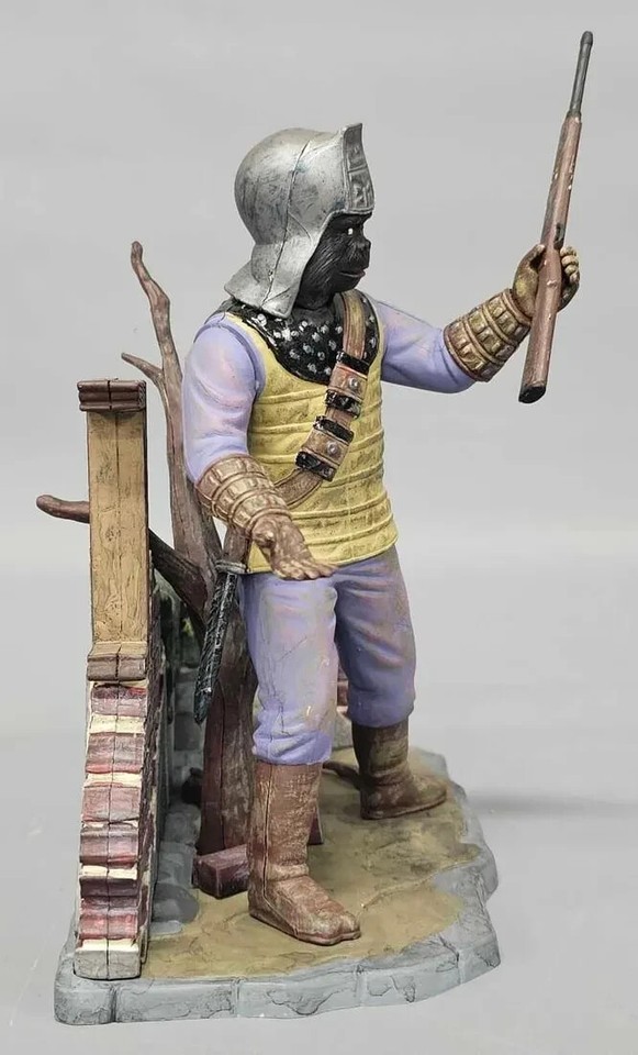 Custom Built&Painted 2000 Playing Mantis Planet of the Apes General Ursus Model | eBay