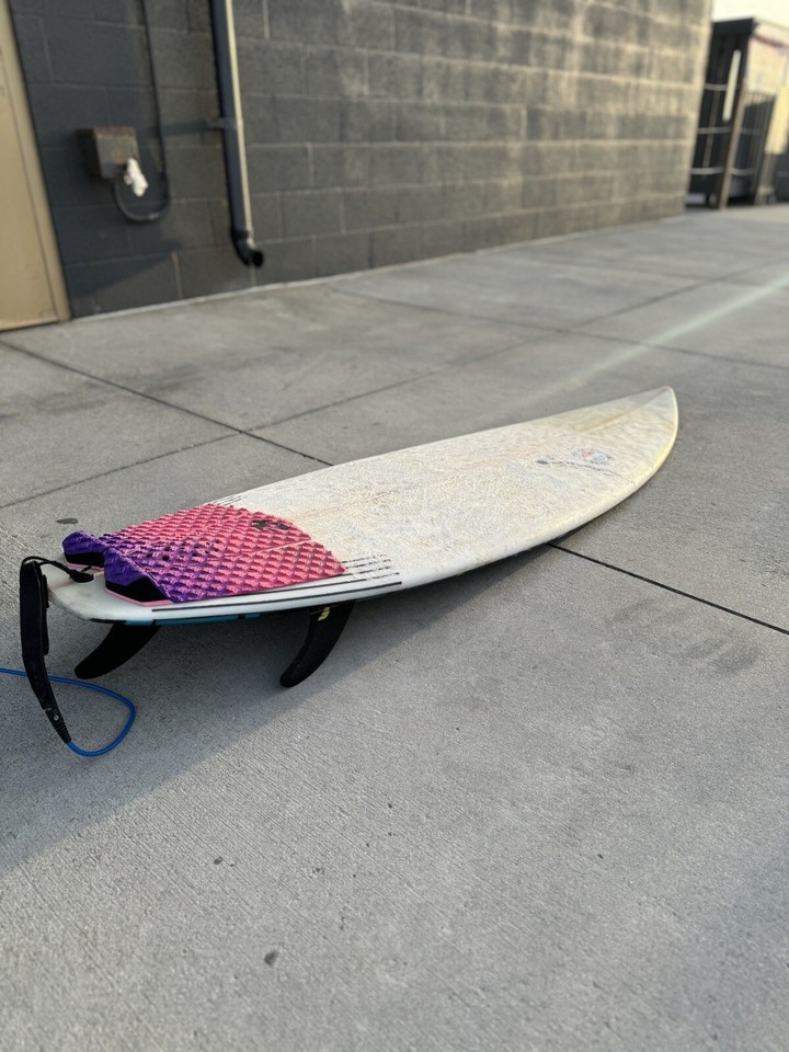 5’7” IPD High Performance Surfboard + Dakine Surfboard Case | eBay