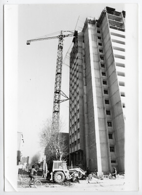 M421 Toulon. La Prolétarienne. Grand ensemble HLM R+16. Photo d'époque ...