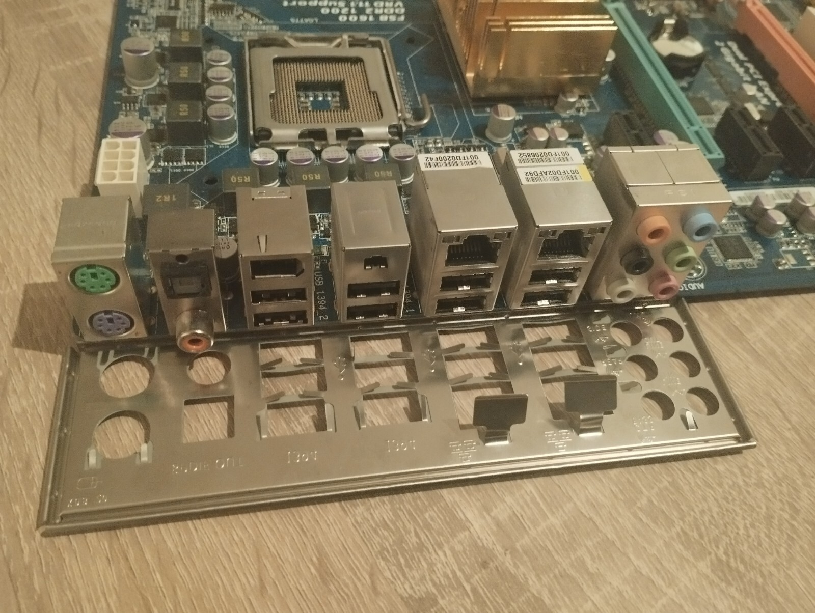 Gigabyte Technology GA-EP45-DS3L, LGA 775/Socket T, Intel Motherboard ...