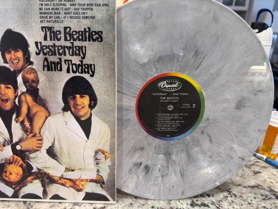 THE BEATLES BUTCHER COVER LP YESTERDAY & TODAY LP MARBLED COLOR VINYL ...