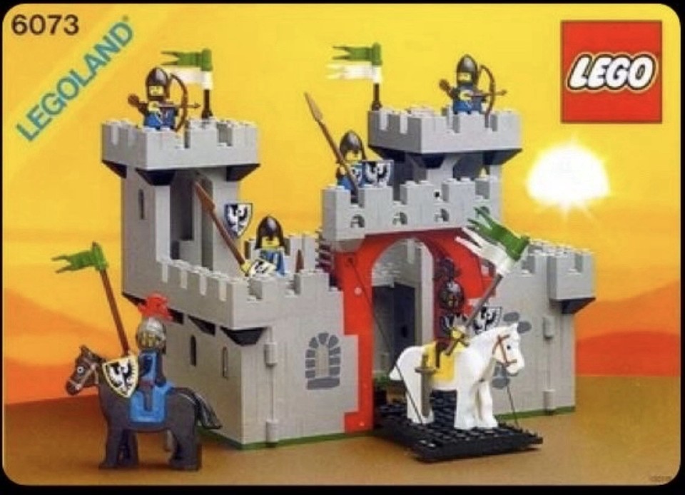 [in-hand, sealed] “Mini Knight’s Castle” (LEGO 40775, Promotional GWP ...