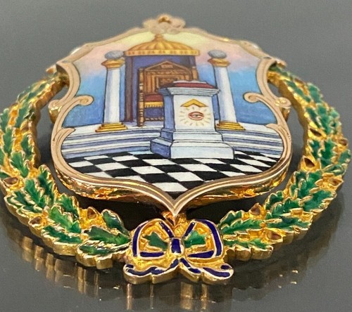 Masonic 9K Yellow Gold Hand Painted Shield W/ Enamel Medallion Pendant ...