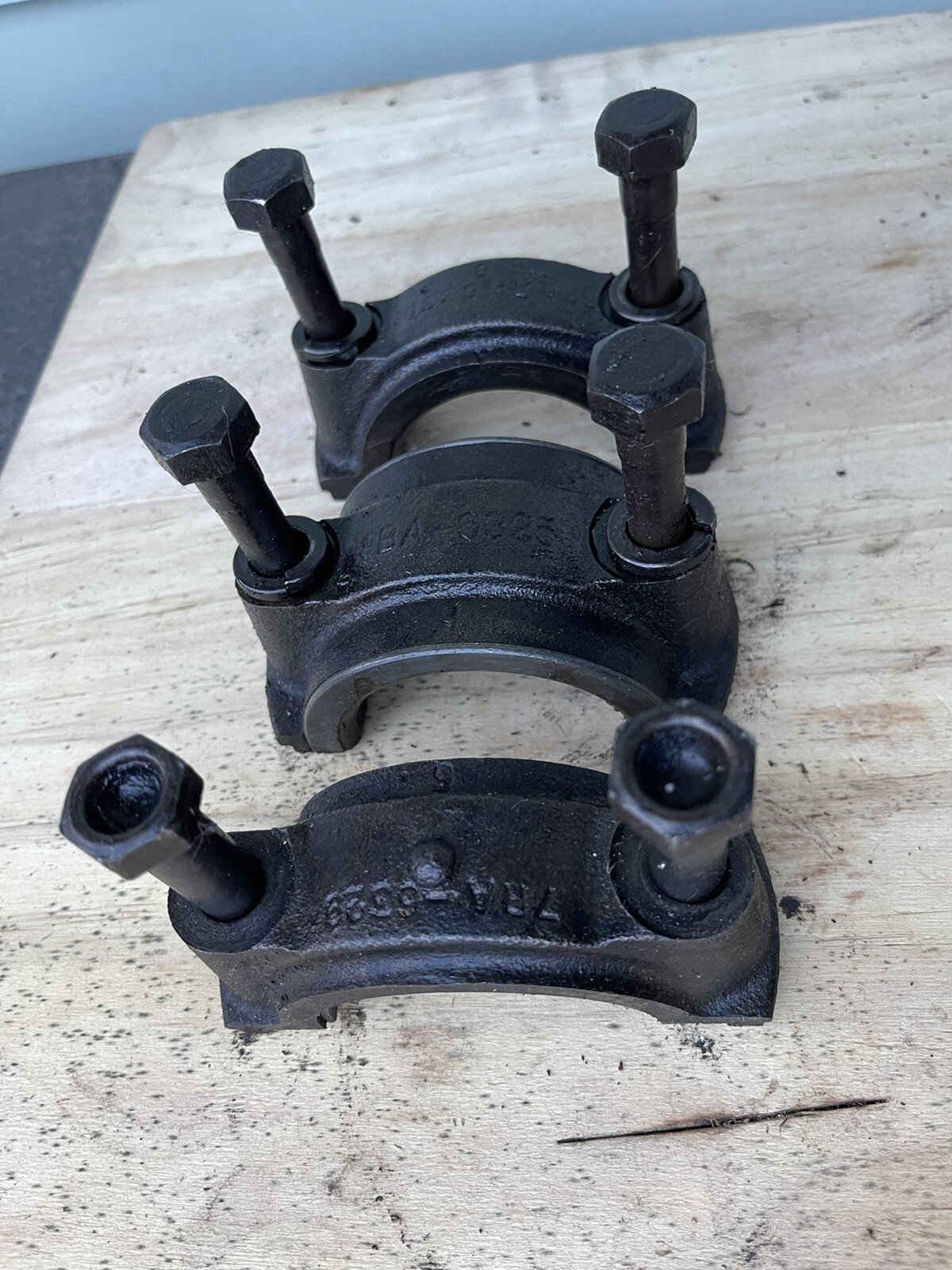1948 49 50 51 52 53 FORD FLAT HEAD 8BA CRANK SHAFT MAIN BEARING CAPS ...