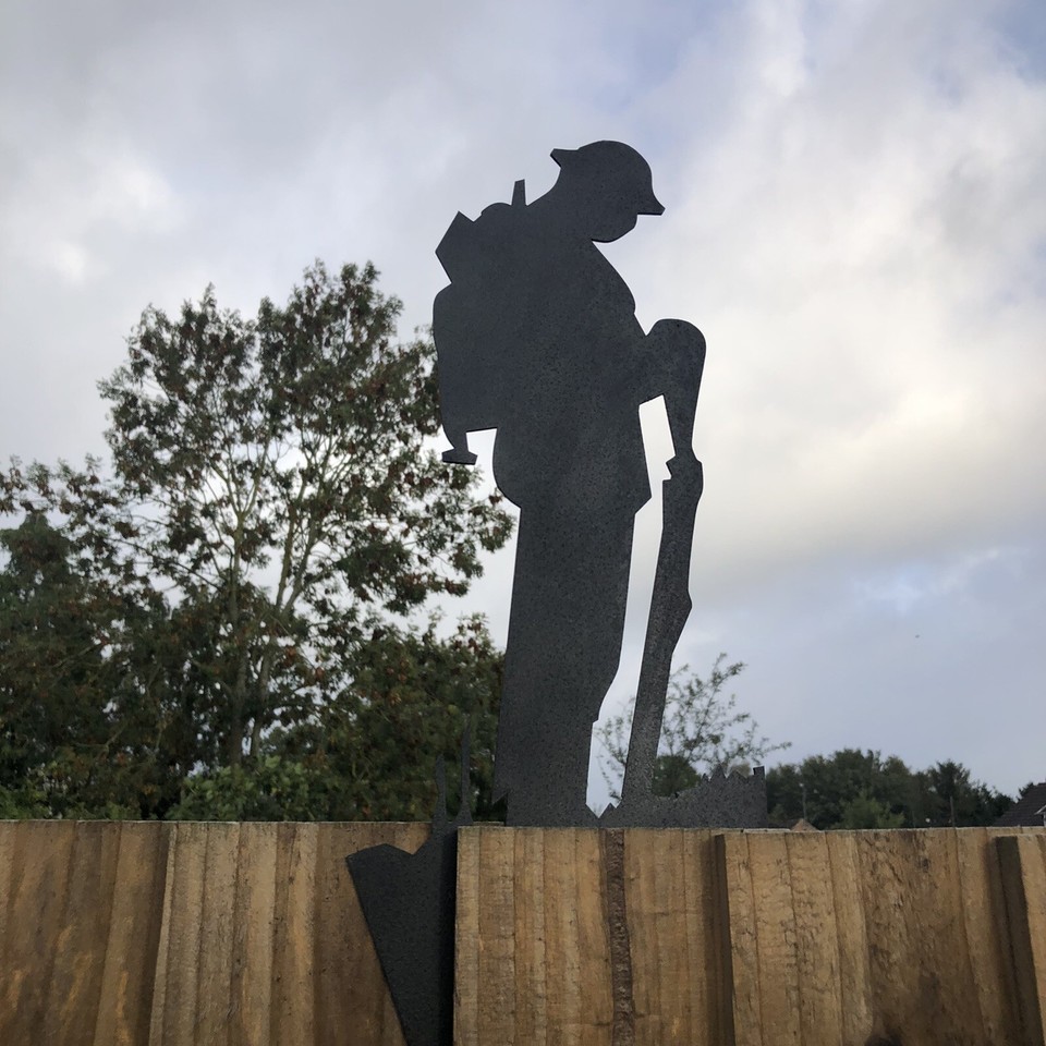 Tommy soldier statue silhouette , Lest We Forget Soldier in black metal ...